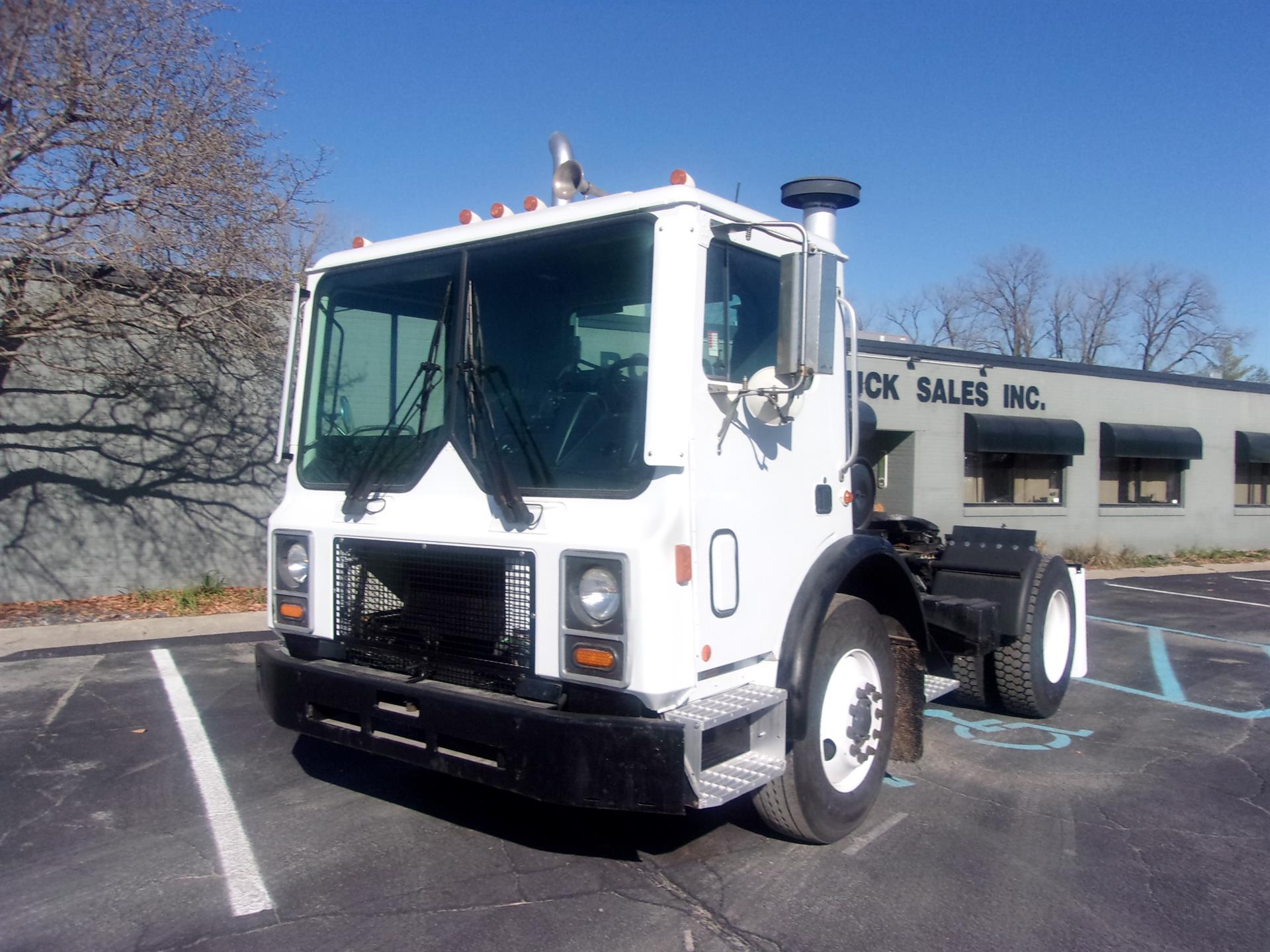 2007 Mack MR688P