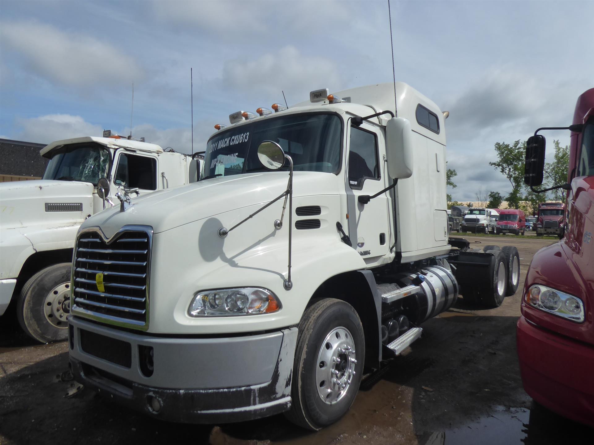 2011 Mack CXU613 | Semi Truck - Lakeville, MN