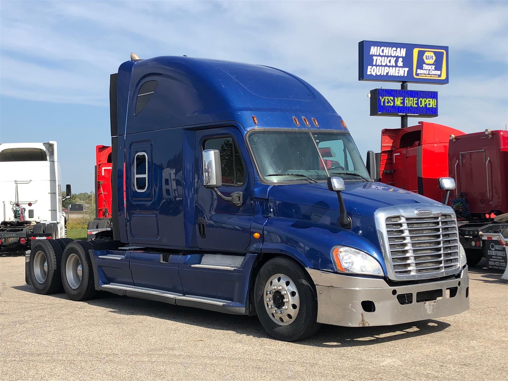 2014 Freightliner Cascadia Sleeper Truck Byron Center MI