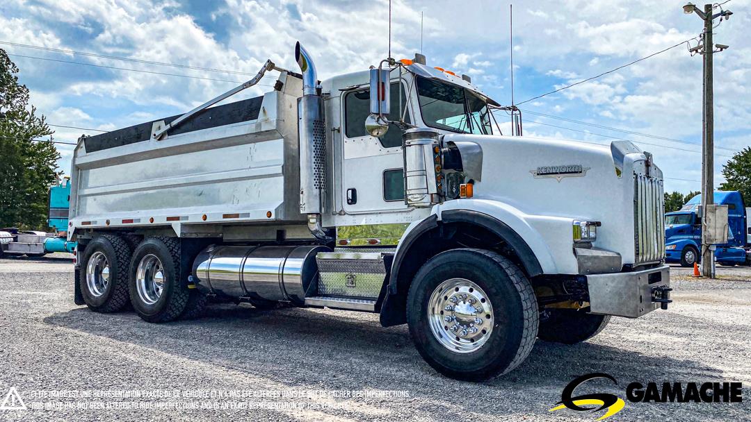 Kenworth T800B Semi Trucks For Sale