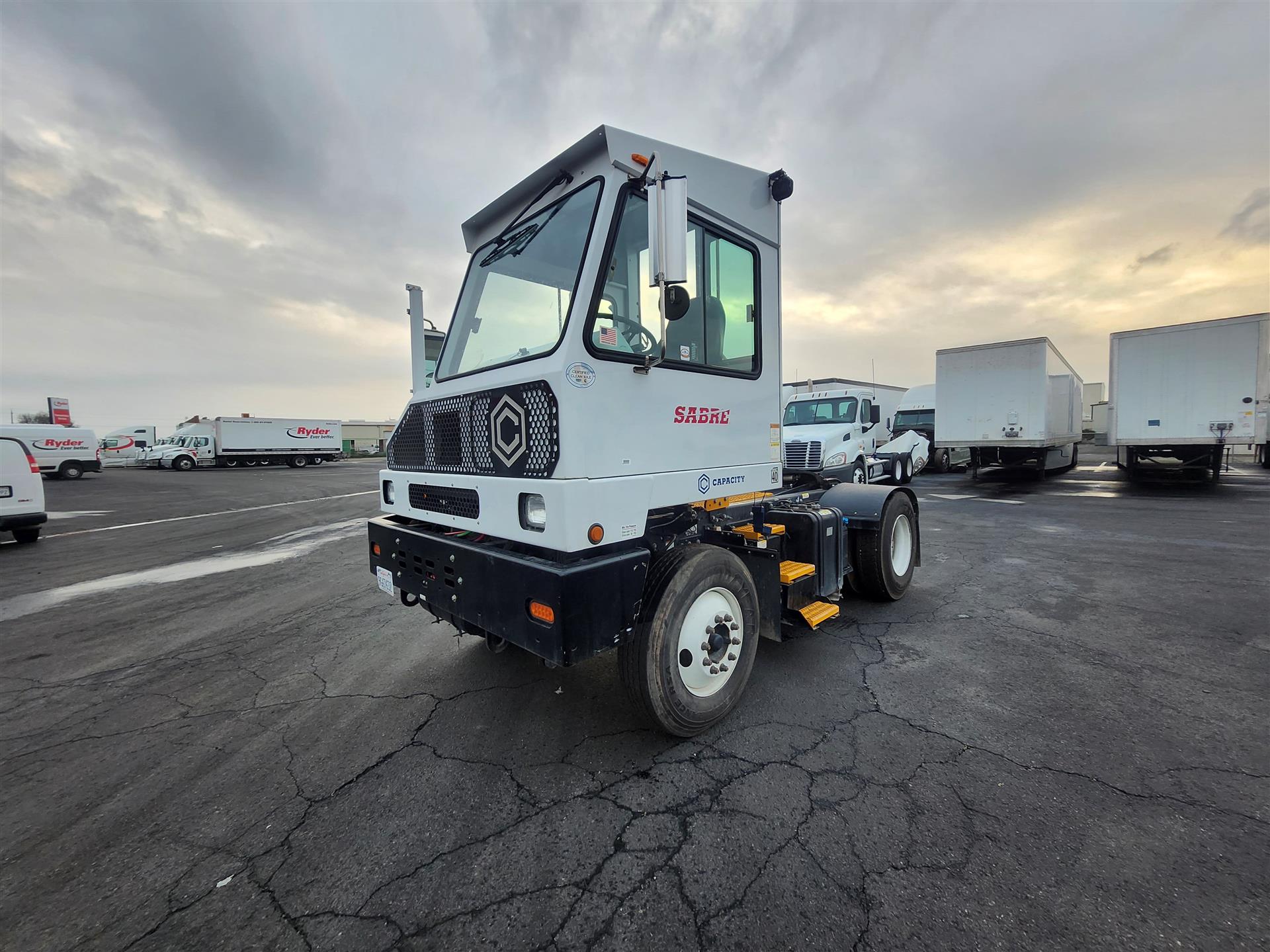 Capacity SABRE 5 4X2 Trucks For Sale