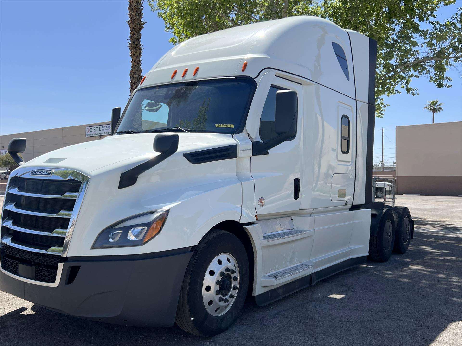 Freightliner NEW CASCADIA PX12664 Trucks For Sale