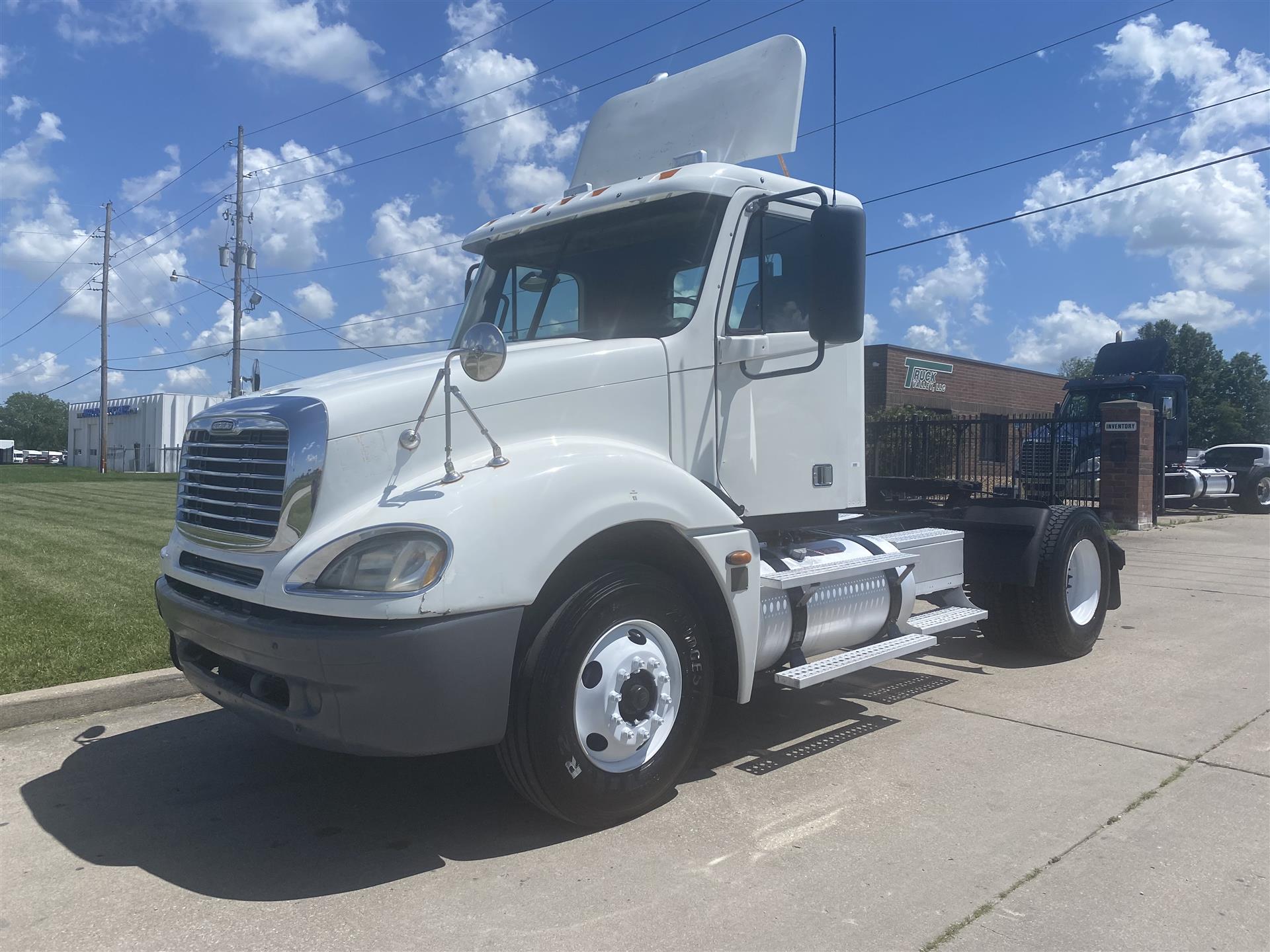 Freightliner C120 Semi Trucks For Sale