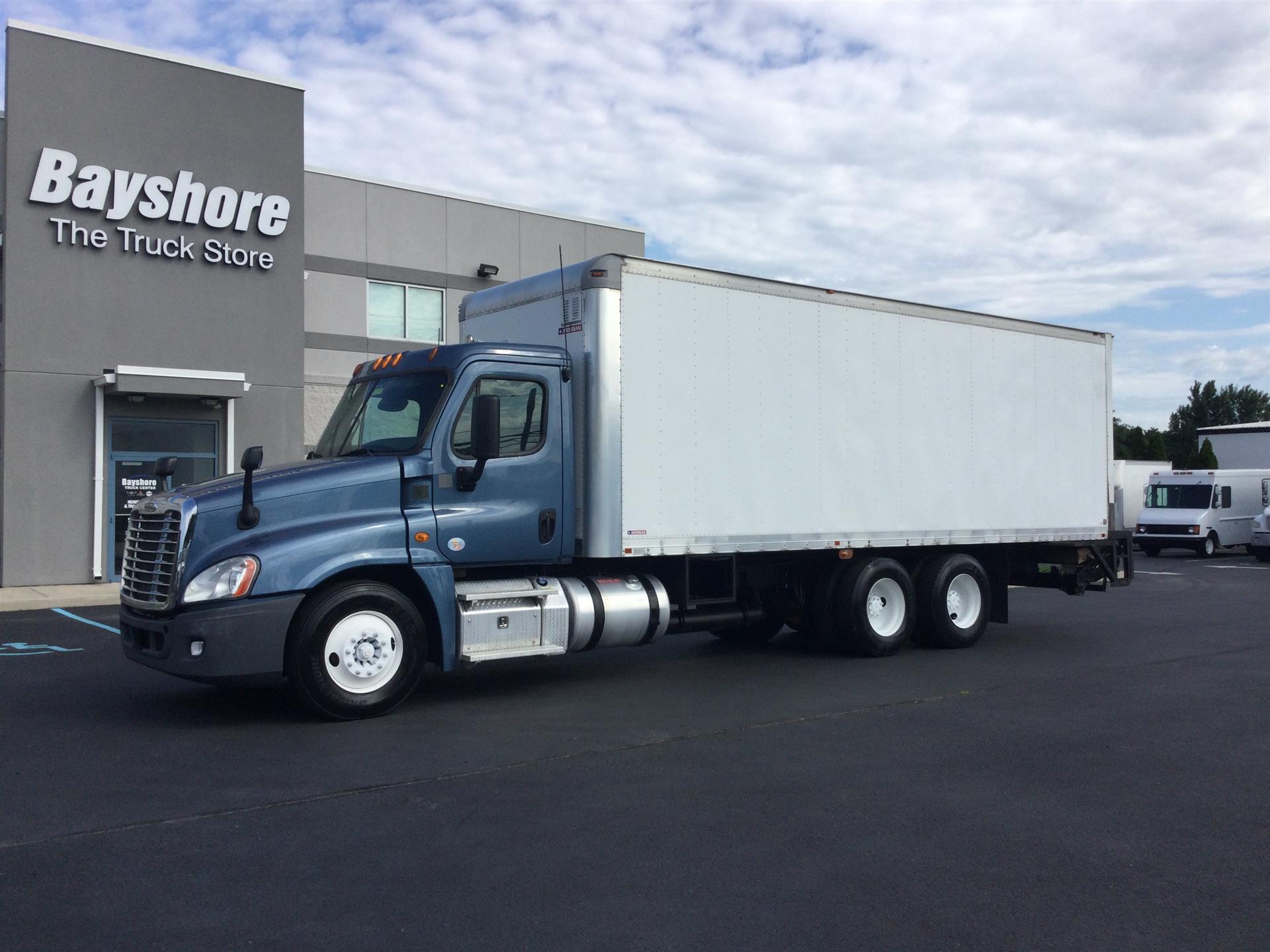 FREIGHTLINER Box Van Trucks For Sale