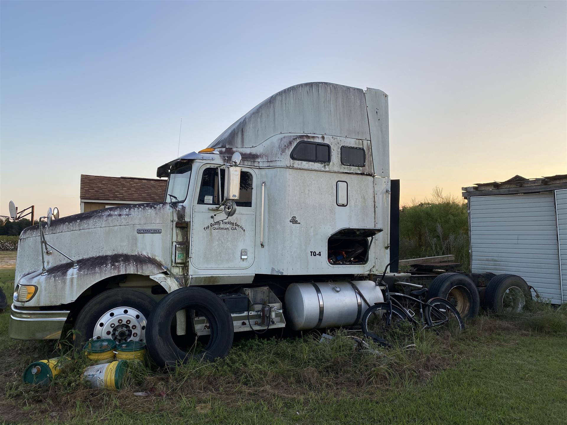 International 9900i Trucks For Sale