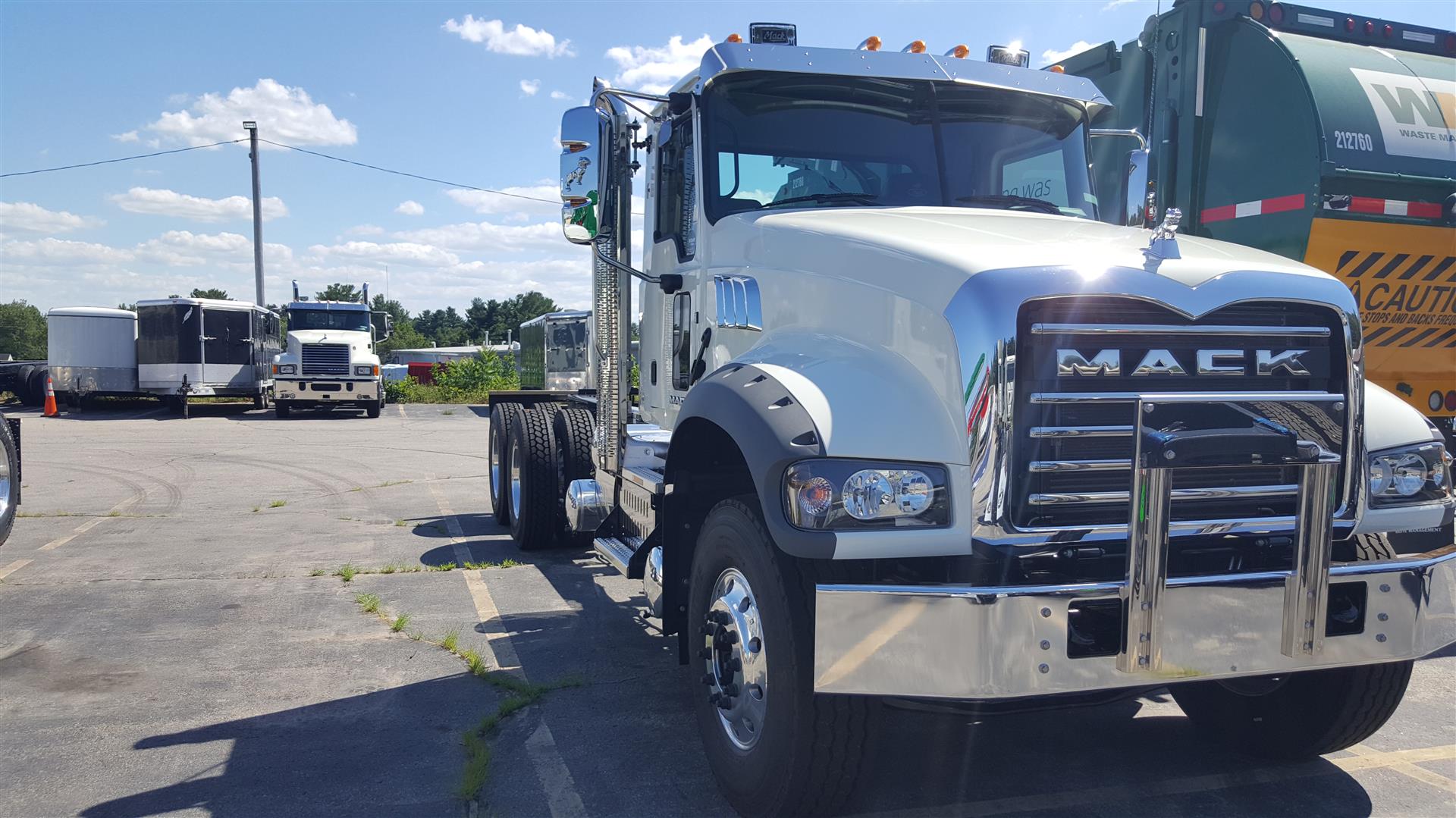 MACK CAB CHASSIS TRUCKS FOR SALE