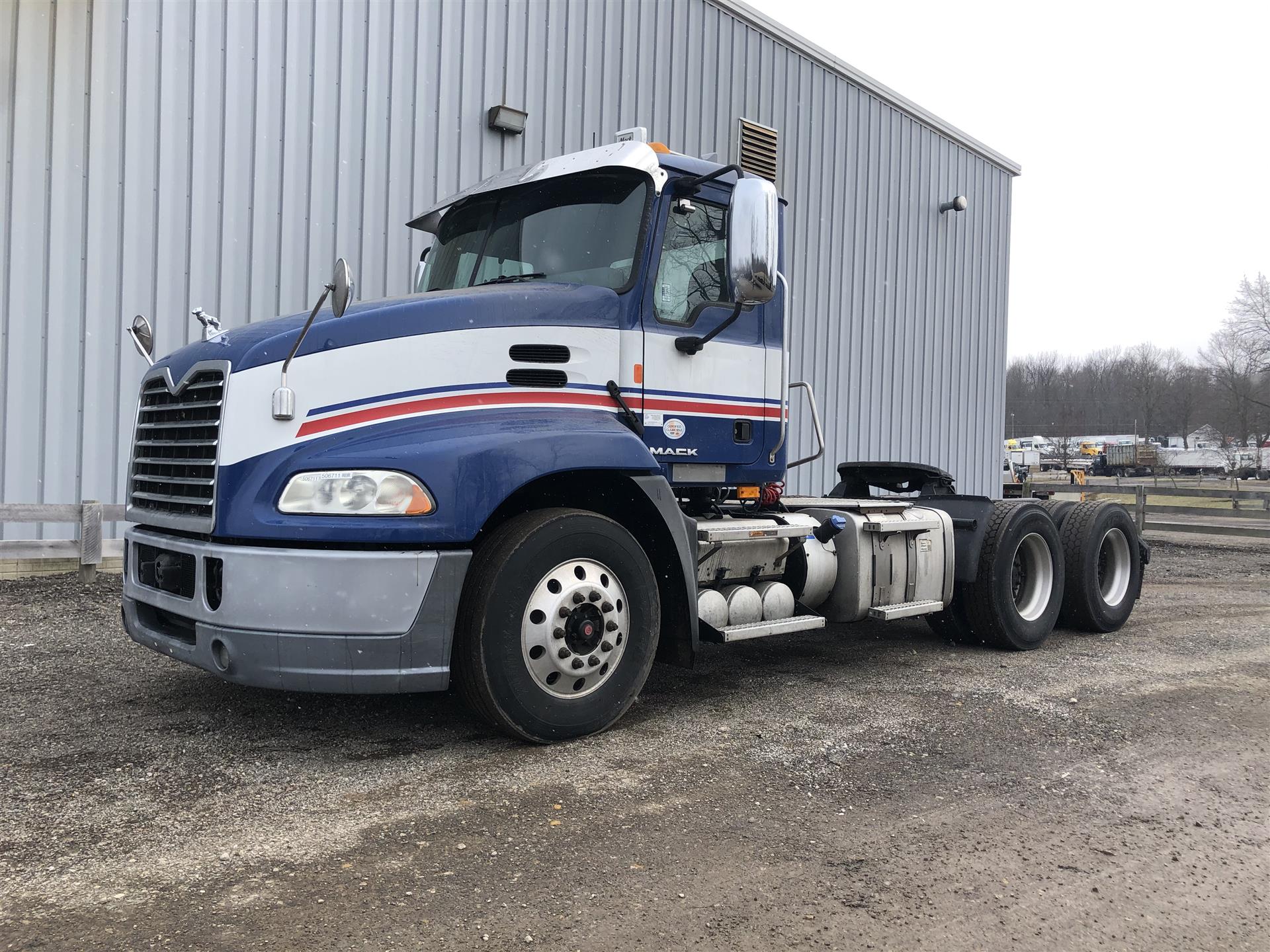 2013 Mack- CXU613 - Robertson Truck Group