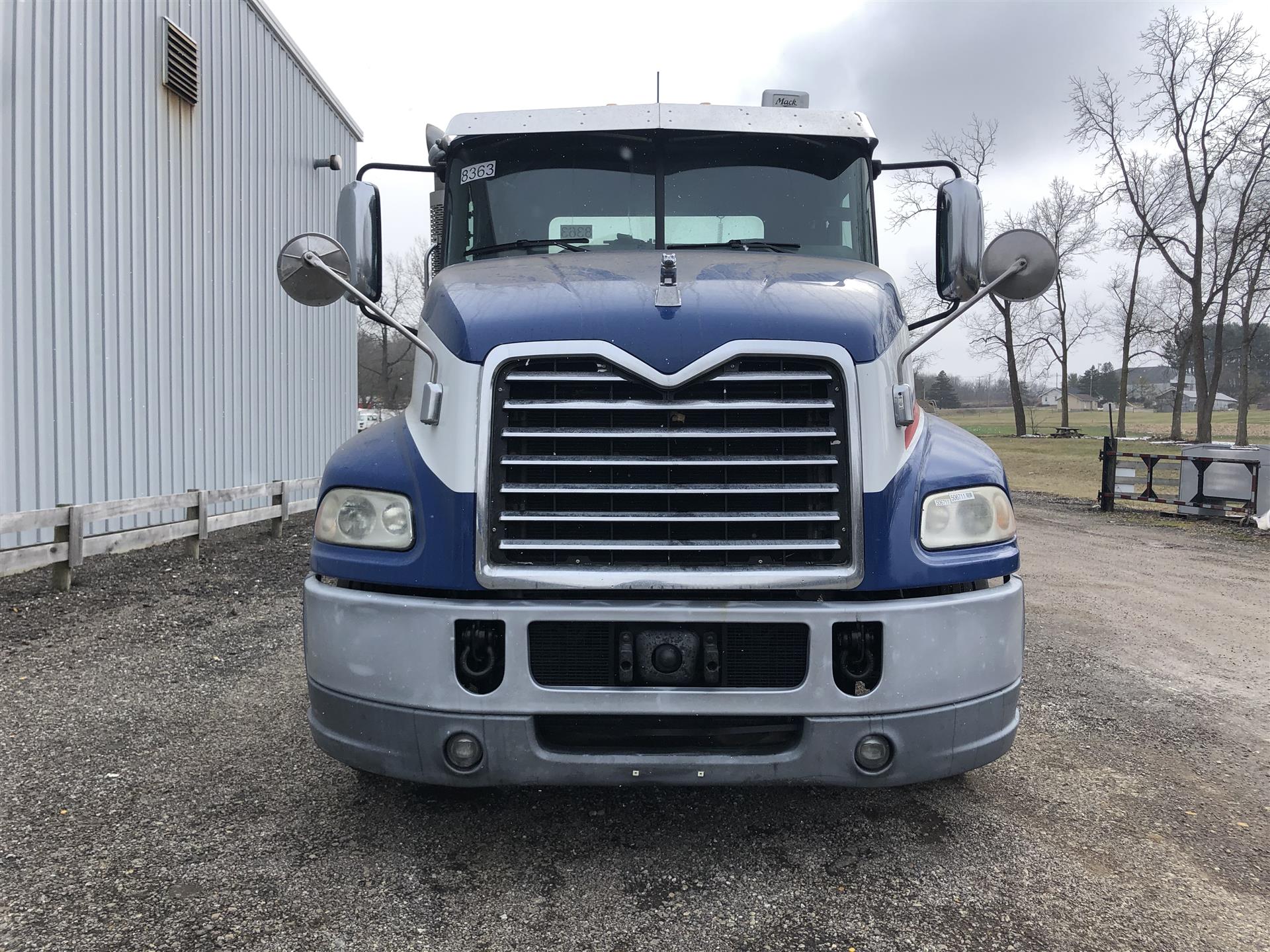 2013 Mack- CXU613 - Robertson Truck Group