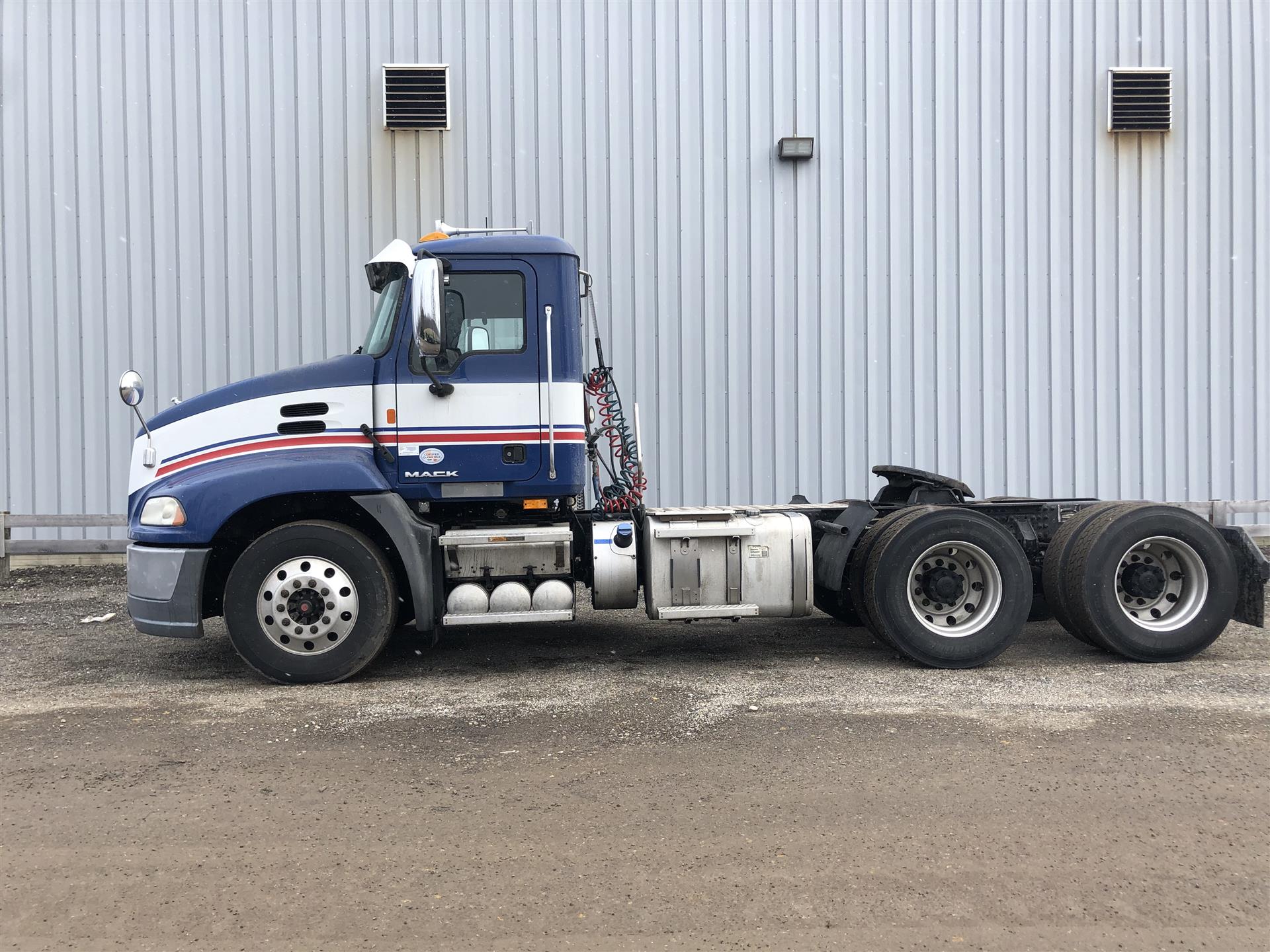 2013 Mack- CXU613 - Robertson Truck Group
