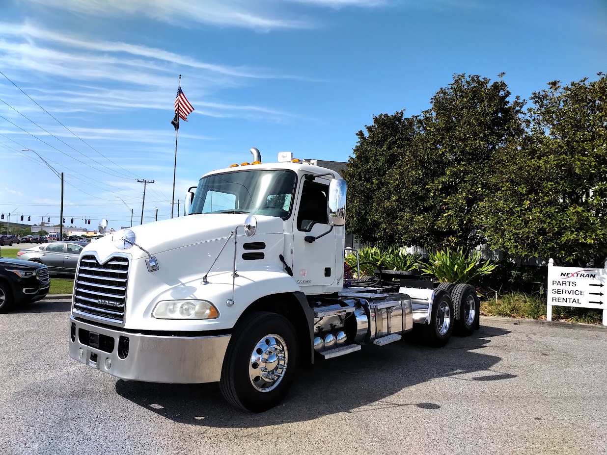 Mack CXU613 Semi Trucks For Sale